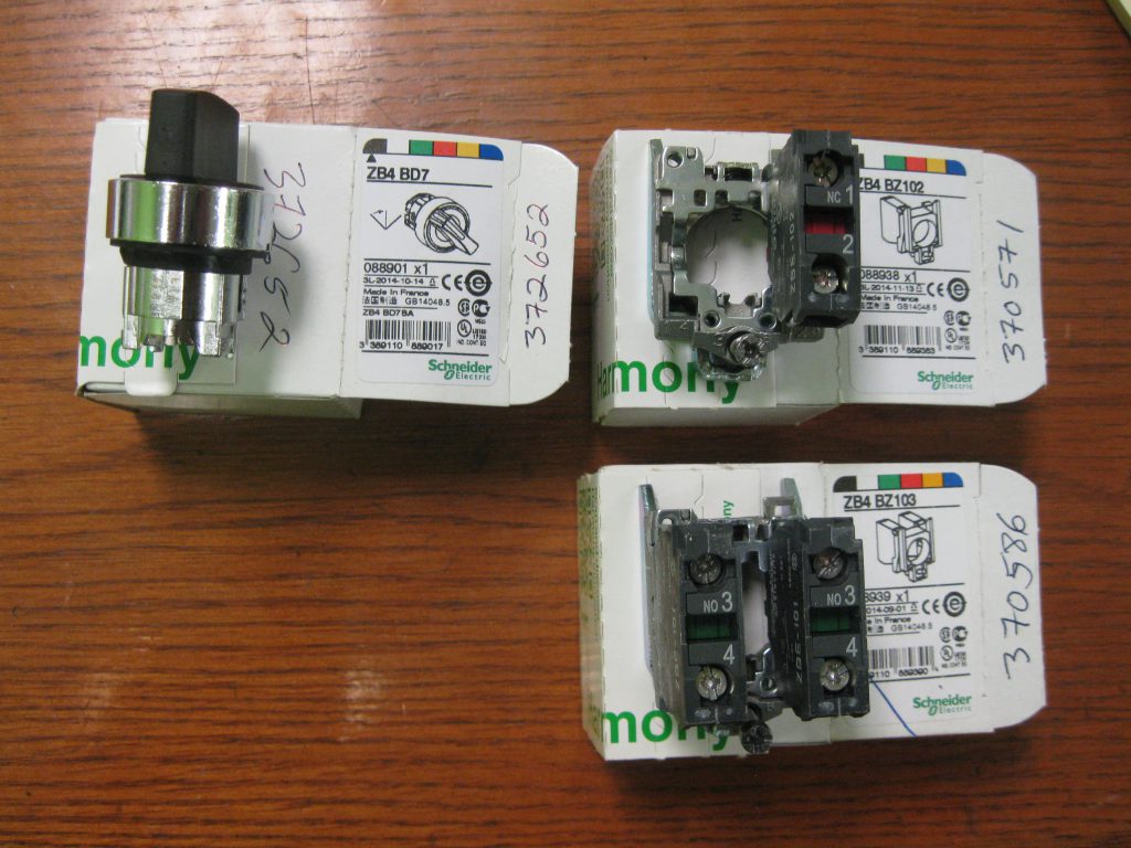 SWITCH SELECTOR 3 POSITION SPRING RETURN LEFT TO CENTER & MAINTAINED TO ...